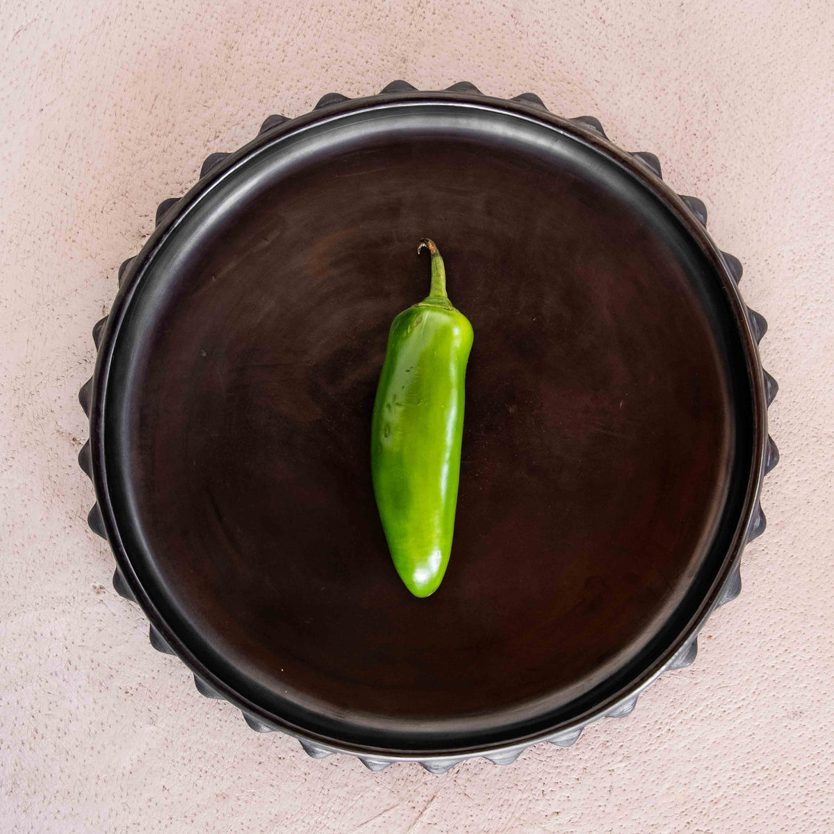 Clay Spike Dinner Plate | Black – Nomad Chic